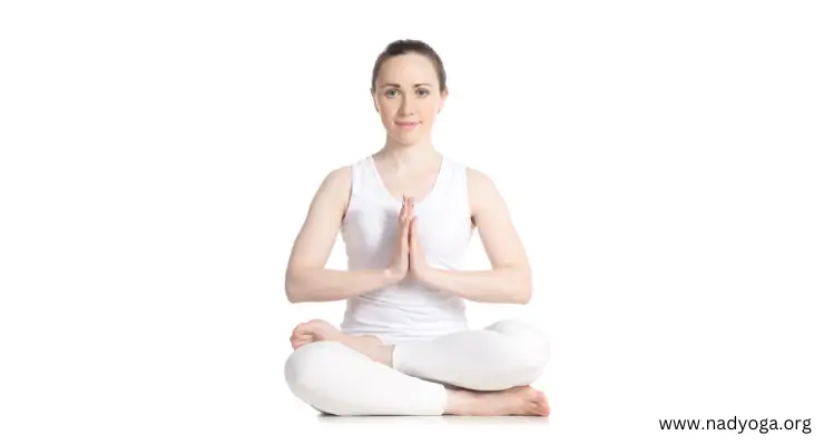 Ardha Padmasana (Media Postura del Loto): Cómo hacerla y sus beneficios Ardha Padmasana (Media Postura del Loto): Cómo hacerla y sus beneficios